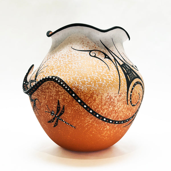 Zuni Pueblo Pot with 3D Lizard - Museum of New Mexico Foundation Shops