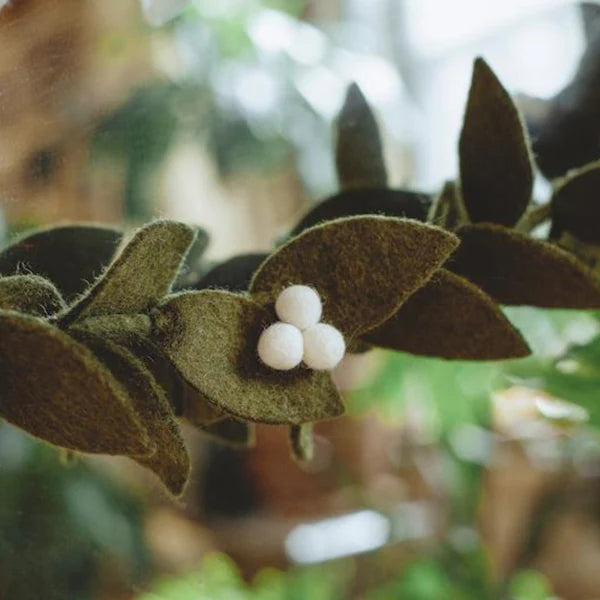 Felt Mistletoe Garland - Museum of New Mexico Foundation Shops